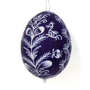 German Easter Decorations from Erzgebirge at The Wooden Wagon